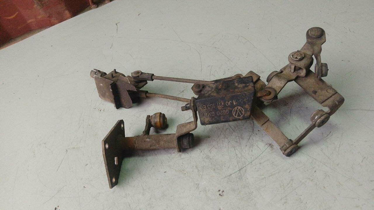 Механизм выбора передач Volkswagen Golf 4 2000 1J0711183E