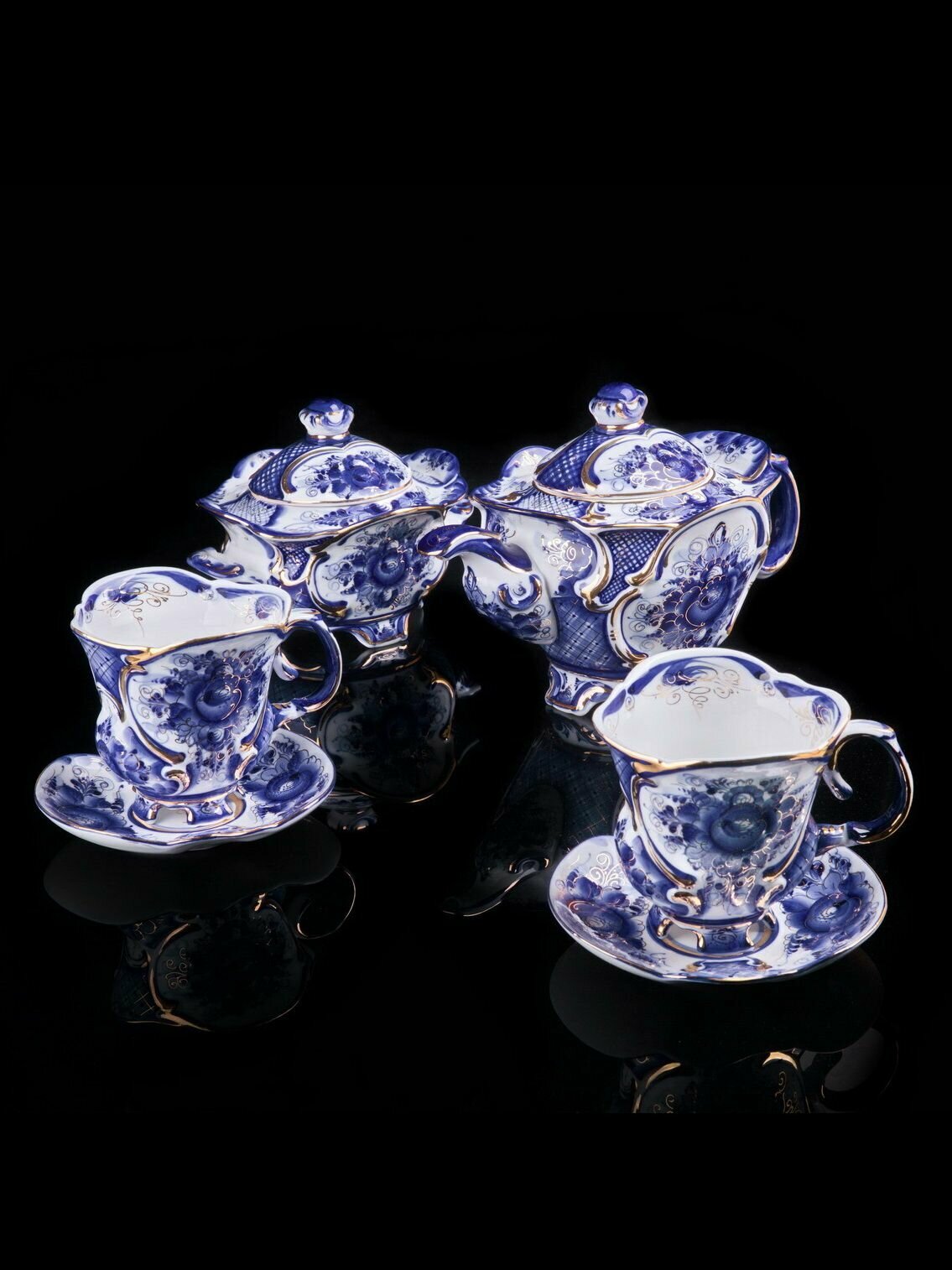 Сервиз чайный из фарфора ручной работы на две персоны