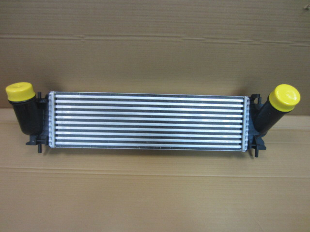 Интеркулер совместим с Nissan Navara D23 2014-2020 144614KV1A