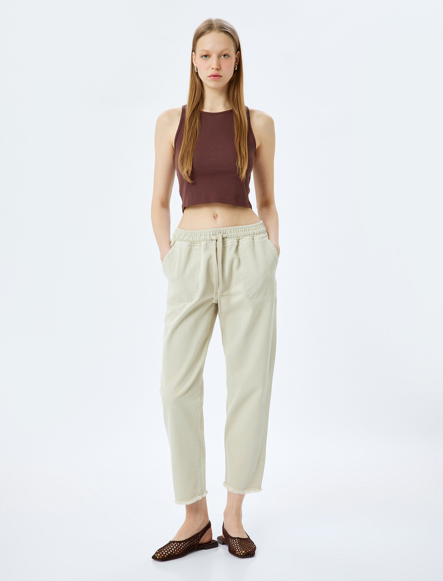 Брюки чинос