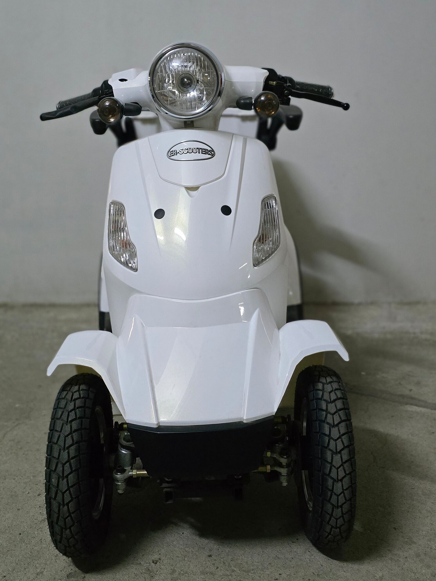Электроскутер четырехколесный ER-SCOOTERS DINGO (60V 20Ач 1000W 25 км/ч 50км) одноместный для взрослых