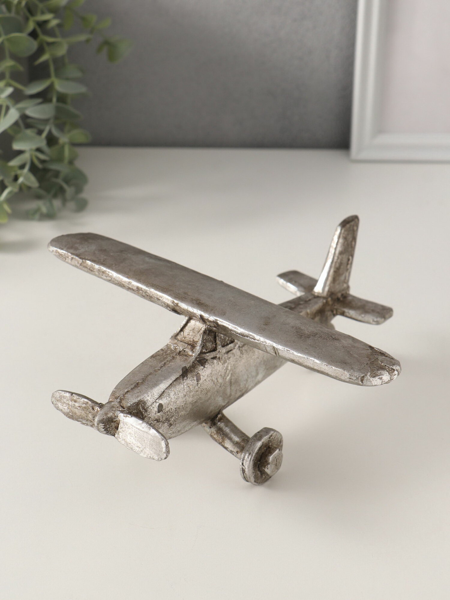 Фигурка полистоун "Ретро самолёт. Моноплан", серебро с патиной, 21x21x9 см