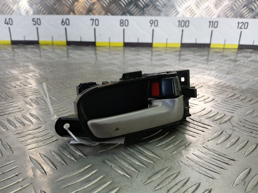 Ручка двери внутренняя Б/У для SUZUKI Grand Vitara II (2005—2008) 8311065J10BWJ