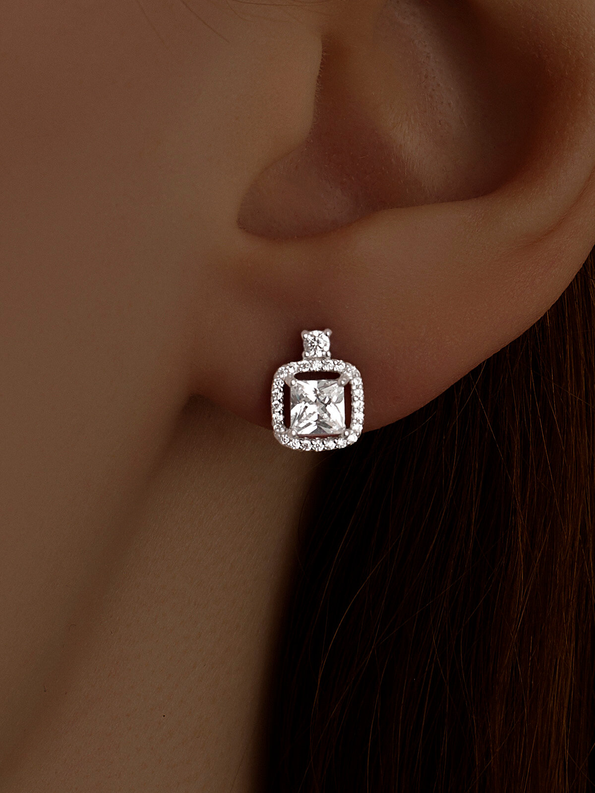 Серьги пусеты, серебро, 925 проба, родирование, фианит