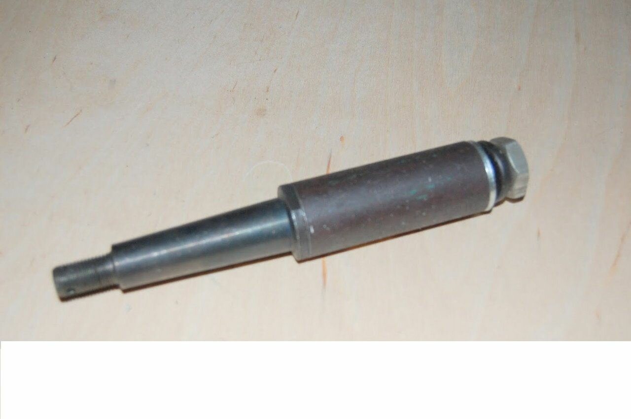 Палец рессоры УАЗ 469 передний в сборе с втулкой 469-2912476-00