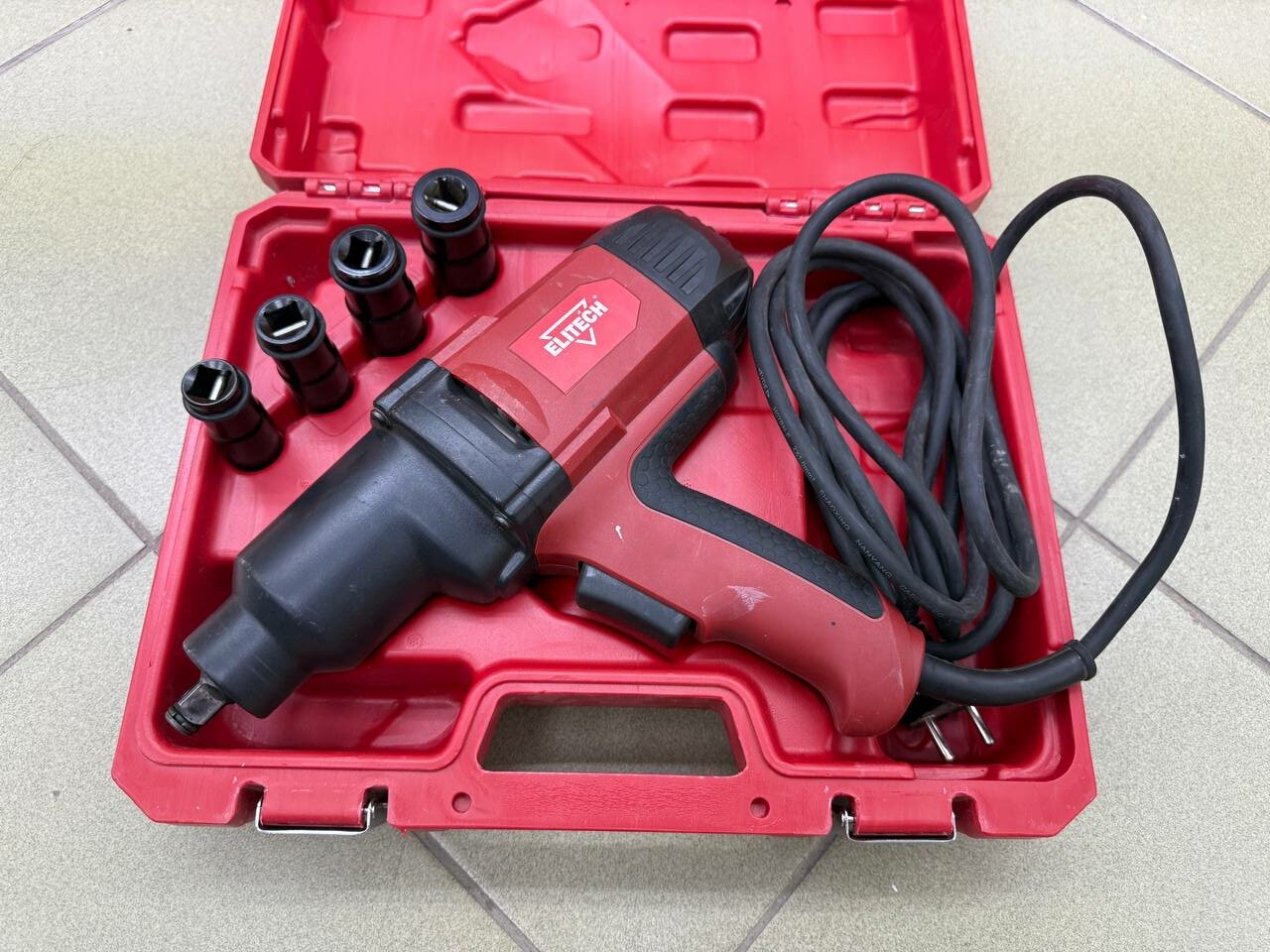 Гайковерт Elitech ГУ 350РЭ E2201.008.00, сетевой, ударный, 900Вт Б/У уценка