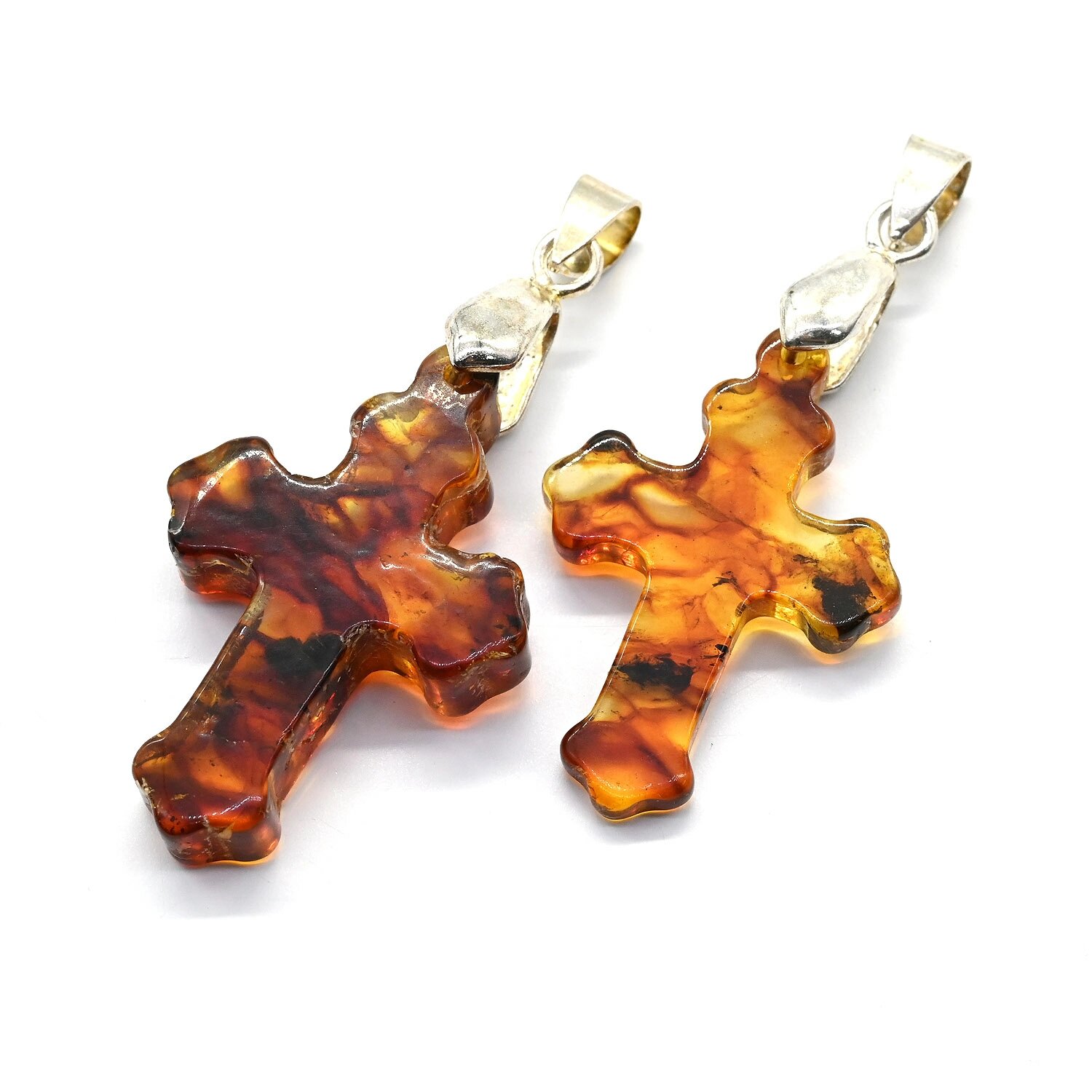 Крестик, янтарь