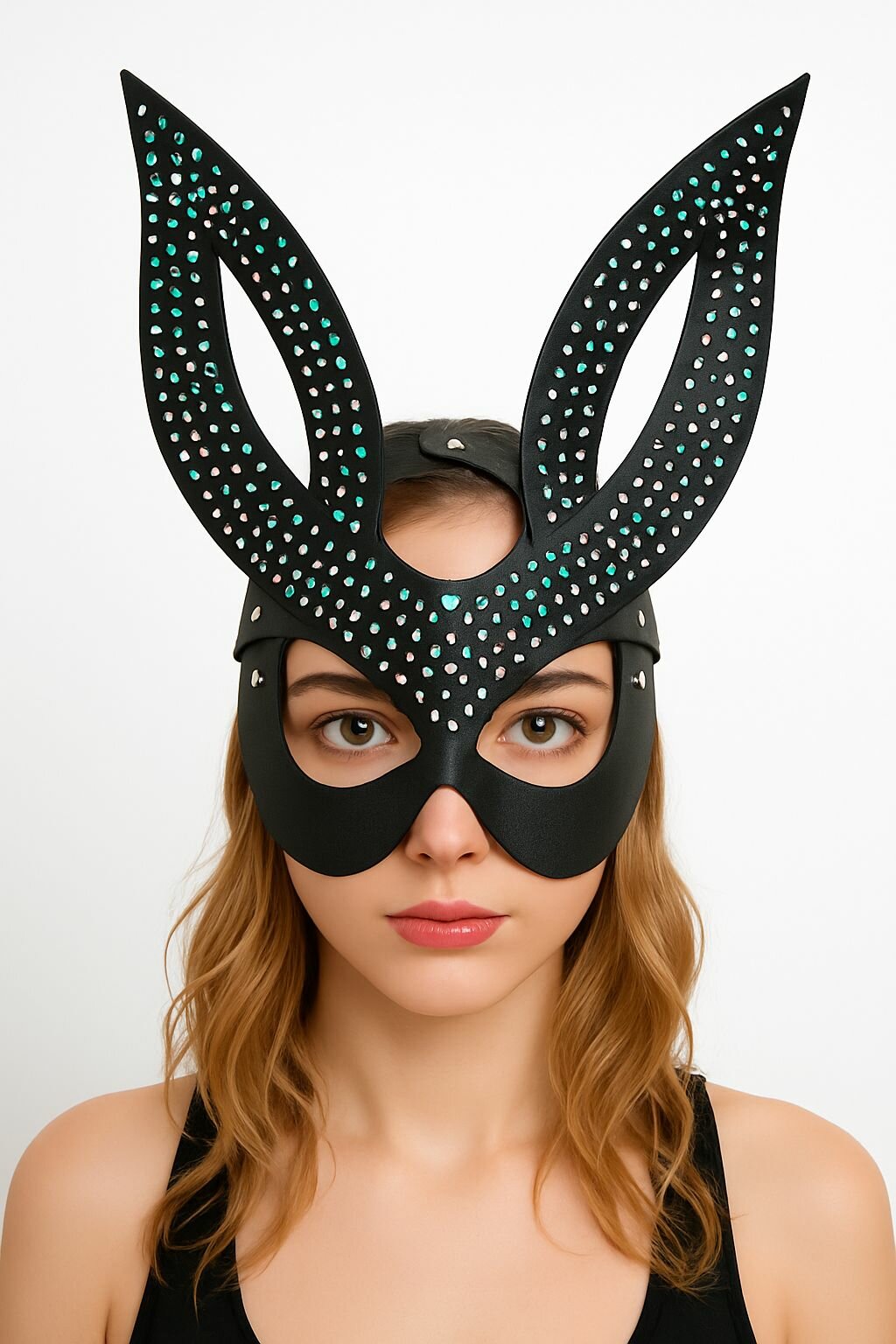Маска зайца со стразами черная из натуральной кожи