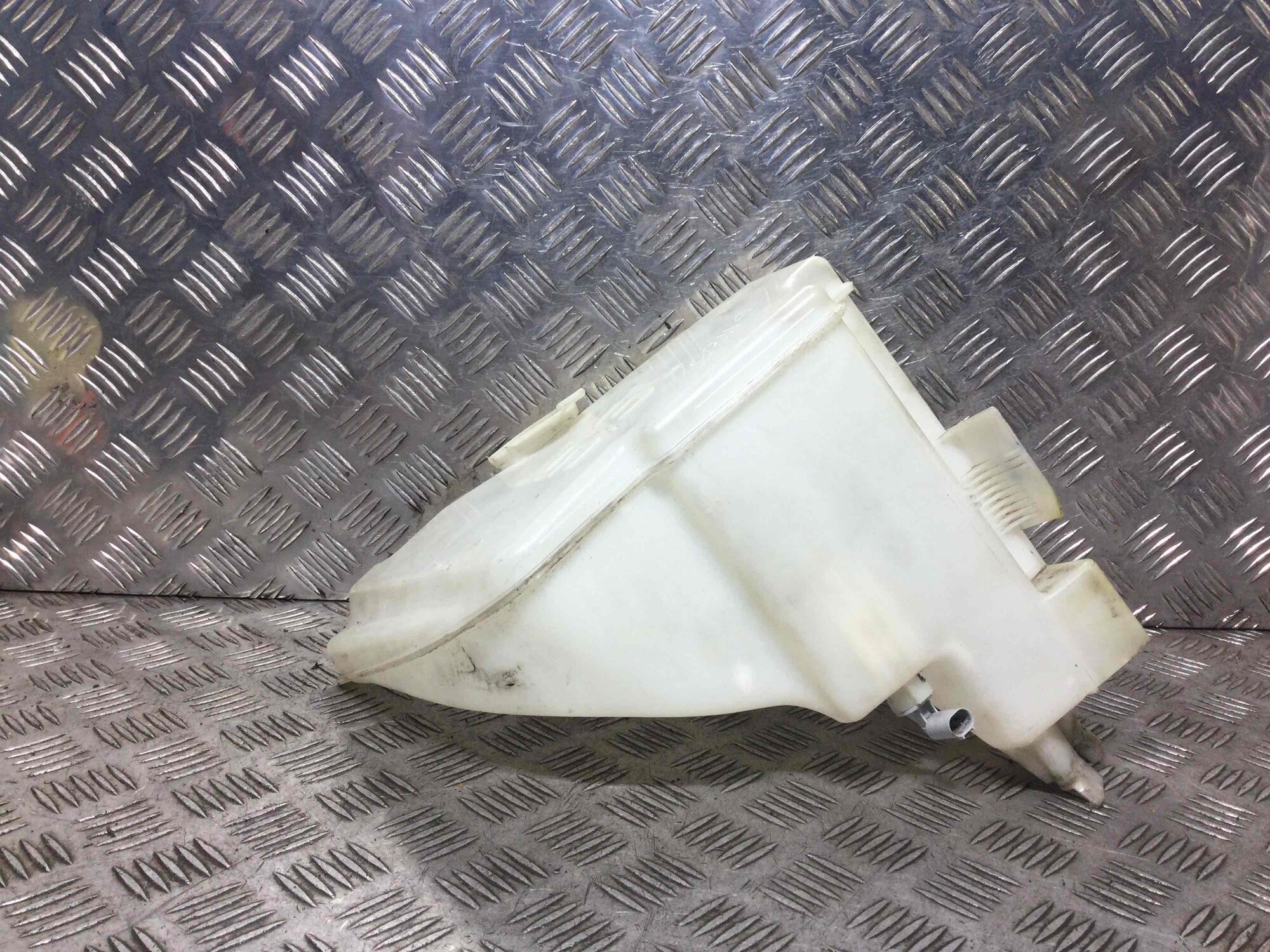 Б/У Бачок омывателя BMW 3-Series 3-Series E46 1998 - 2006 1998 г.