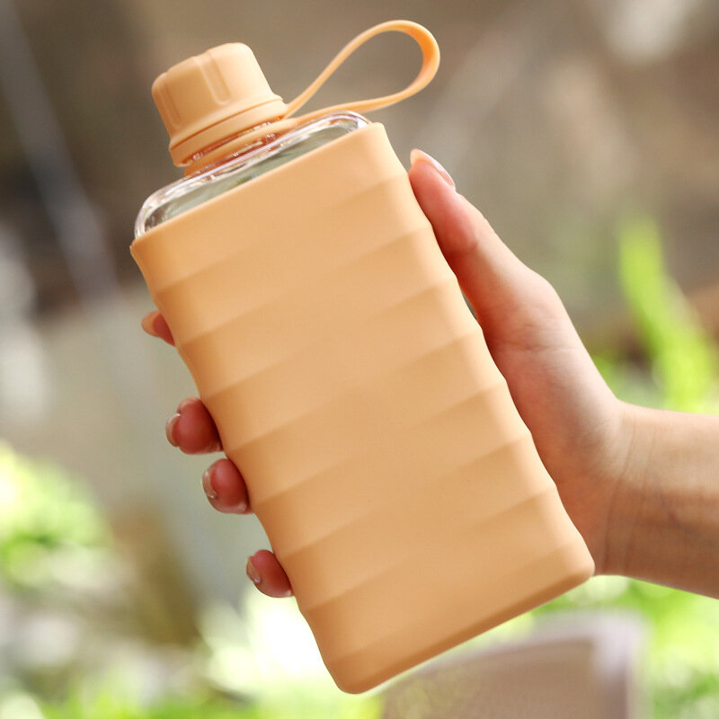Новая бутылка Tritan Fresh Style с ручкой, плоская бутылка с силиконовым покрытием, пластиковый стакан, высококачественная портативная бутылка для воды для студентов
