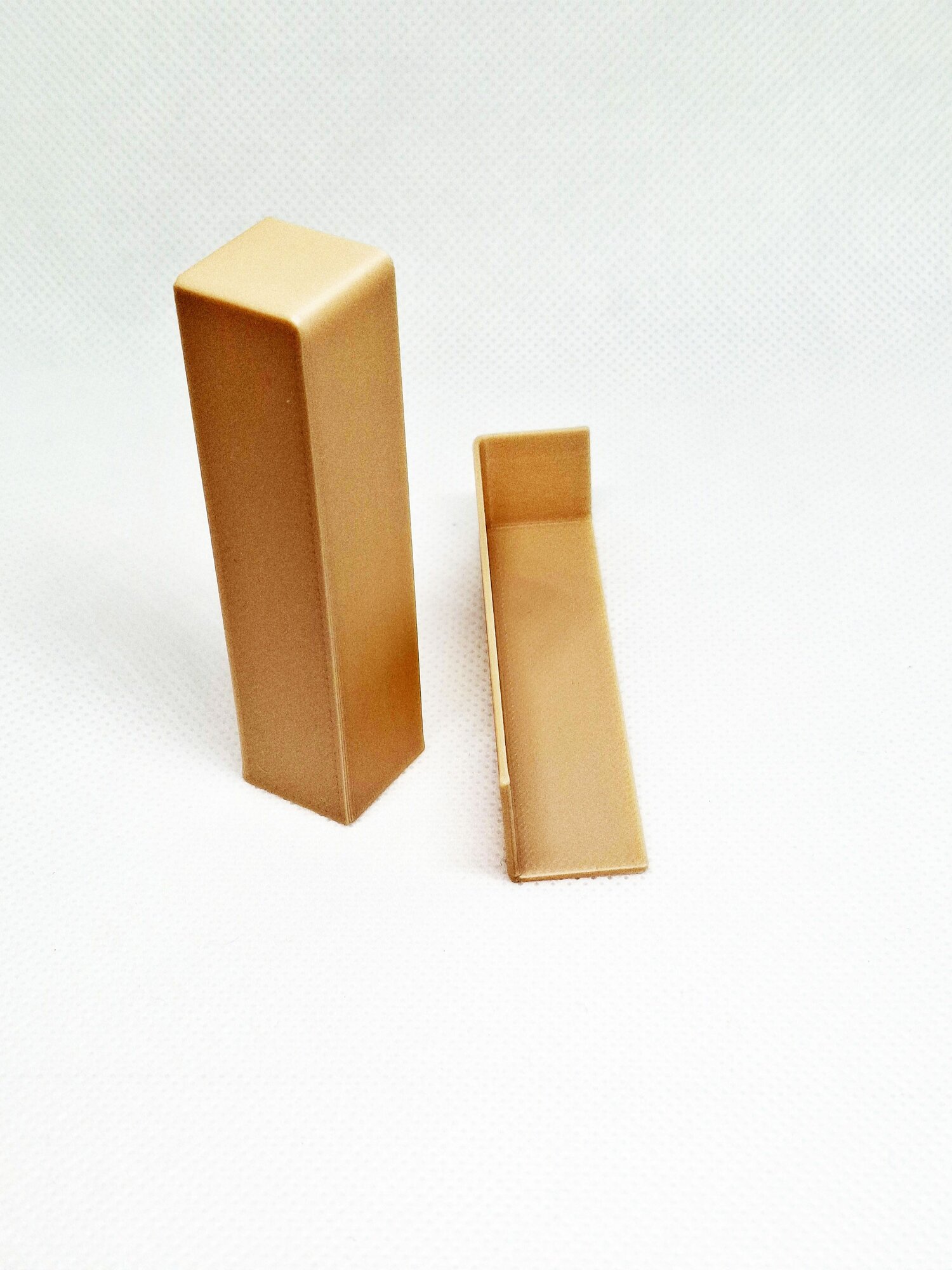 Заглушки торцевые для плинтуса 70x16 мм (Светло-бежевый, правая и левая)