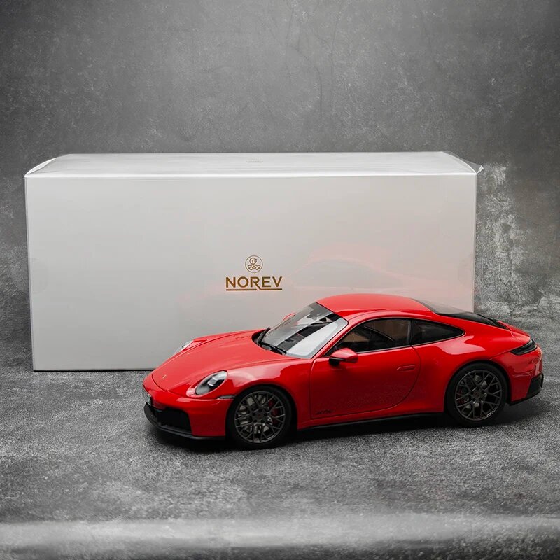 Модель Norev Porsche 911 Carrera 1:18 красная