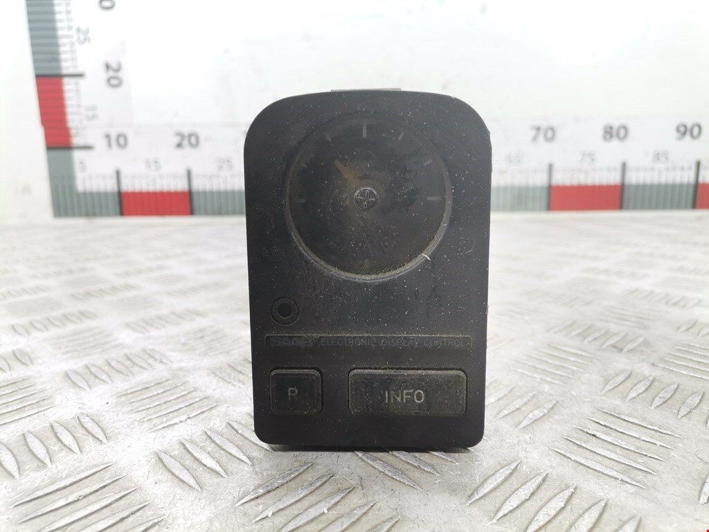 Часы Saab 9000 2 951333427190 арт. 2237346