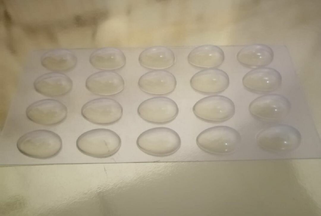 Пластиковая форма для шоколада яйца 20 ячеек