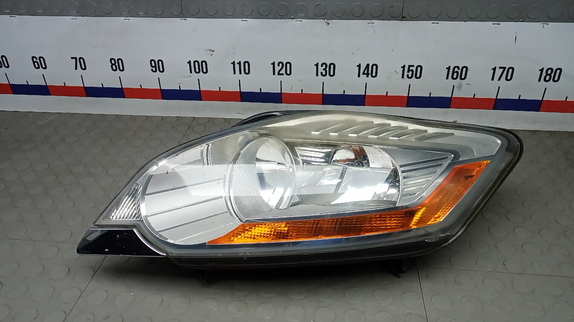 Фара левая FORD KUGA 1
