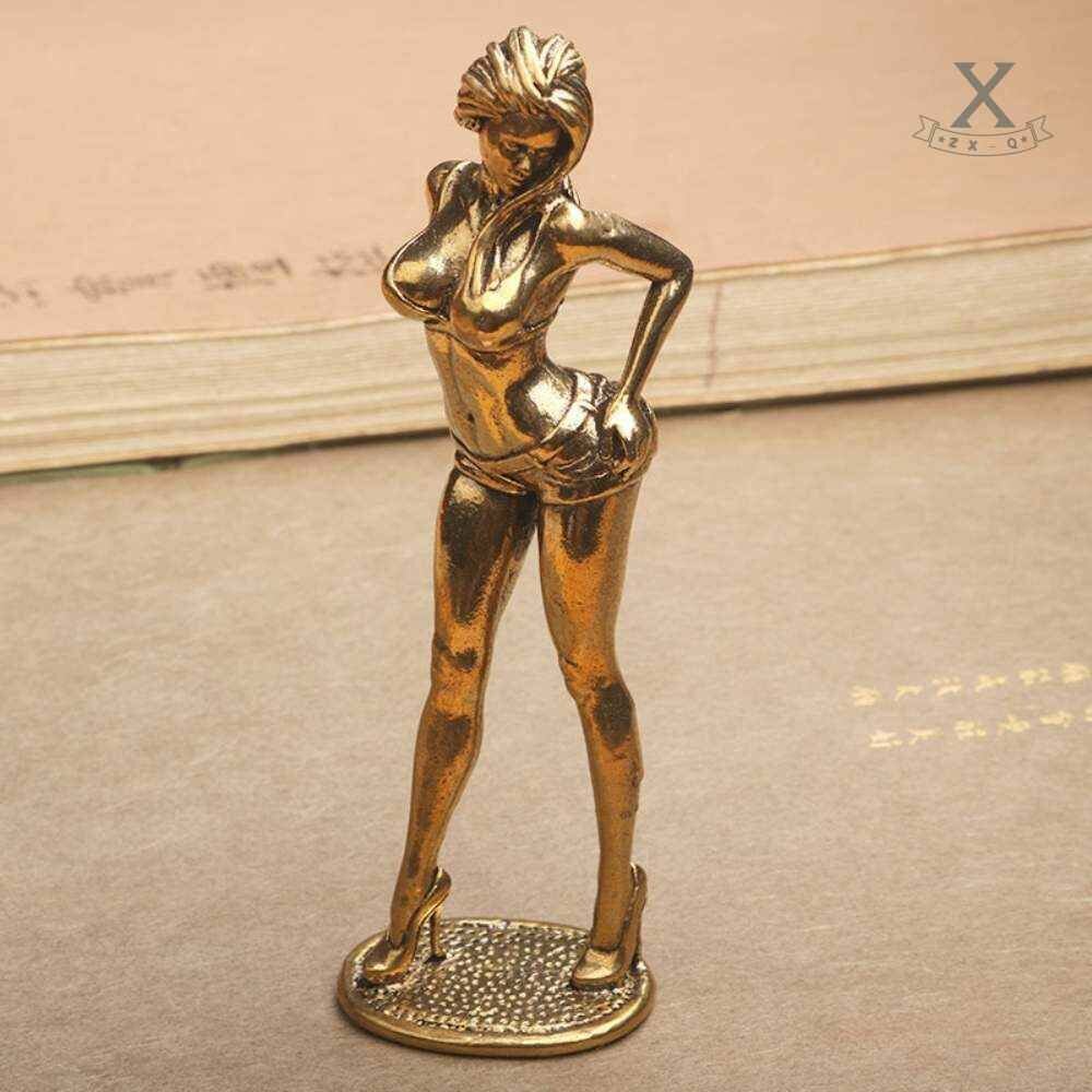 Статуэтка-.