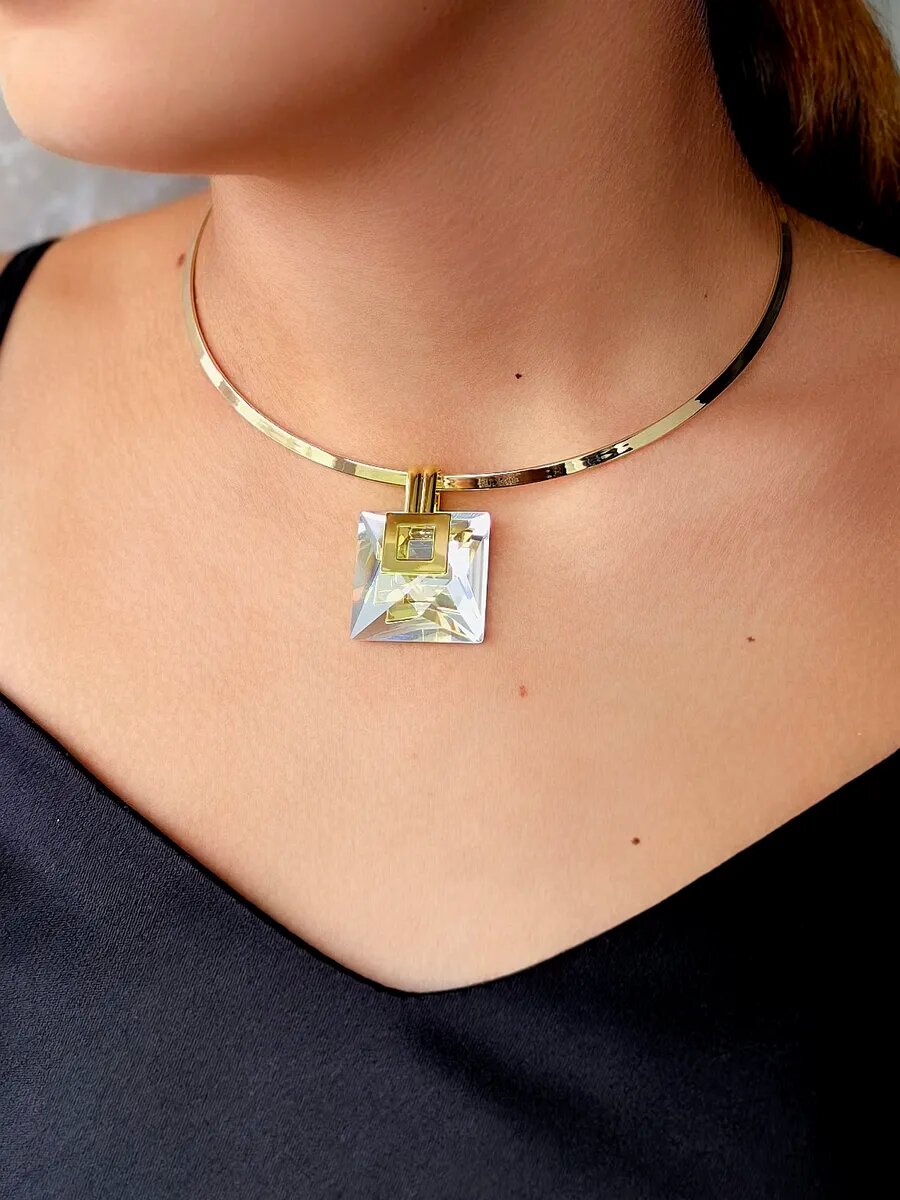 Колье, кристалл