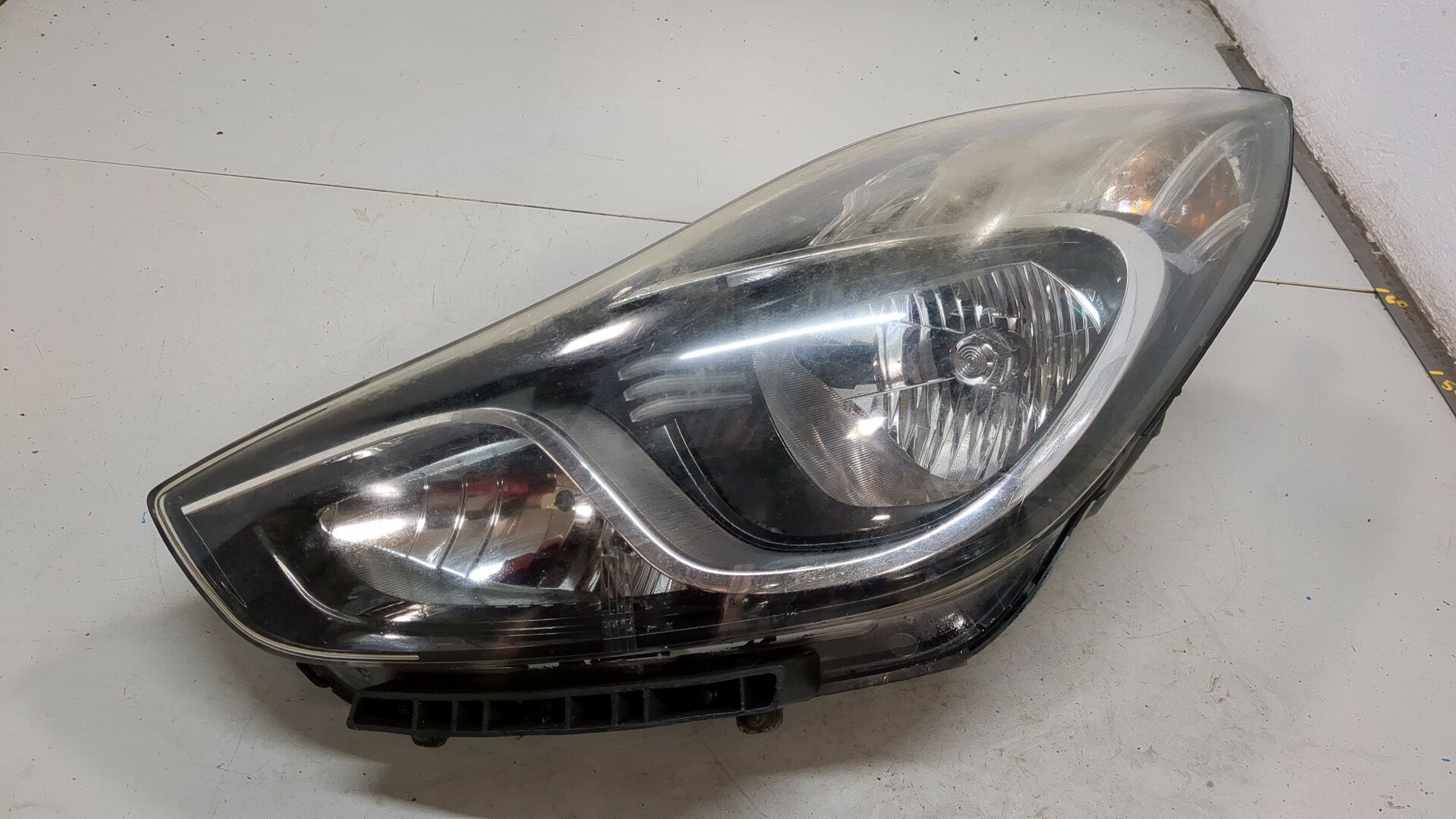 Фара (передняя) левая Hyundai ix 20 Б/У