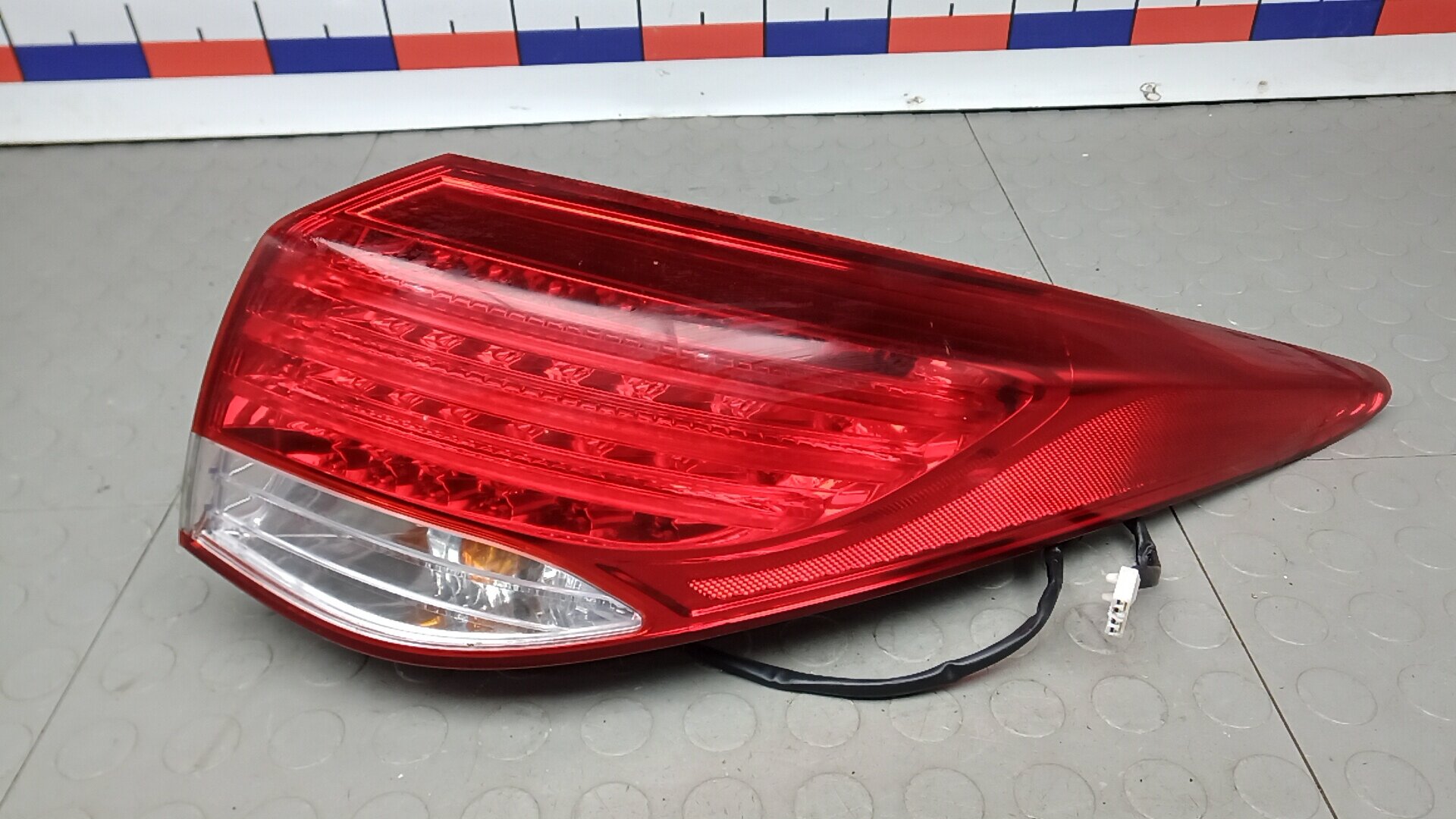 Фонарь задний правый HYUNDAI I40