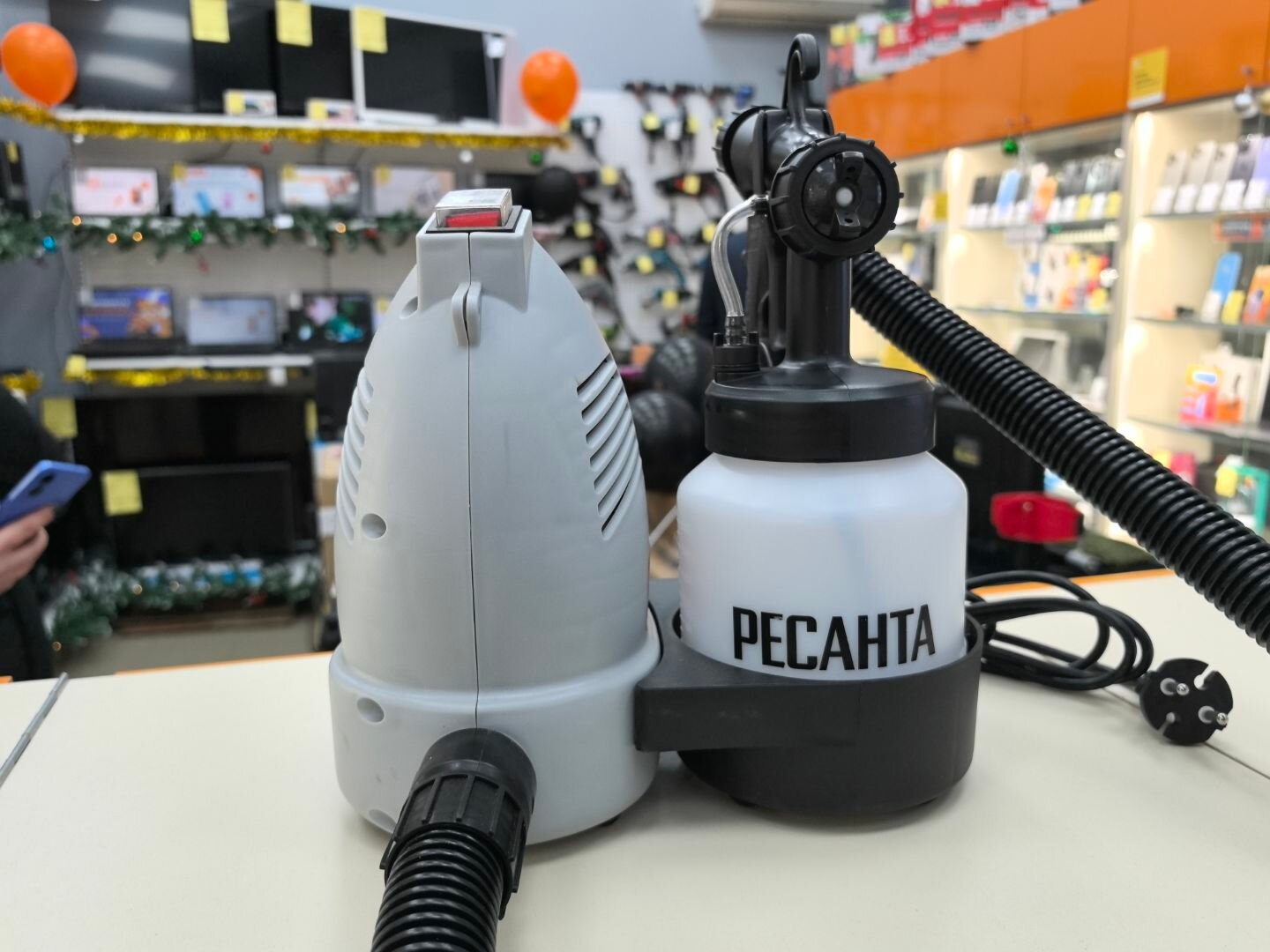 Краскопульт Ресанта "ЭКП-700В", электрический, мощность 700Вт, скорость до 1л/мин