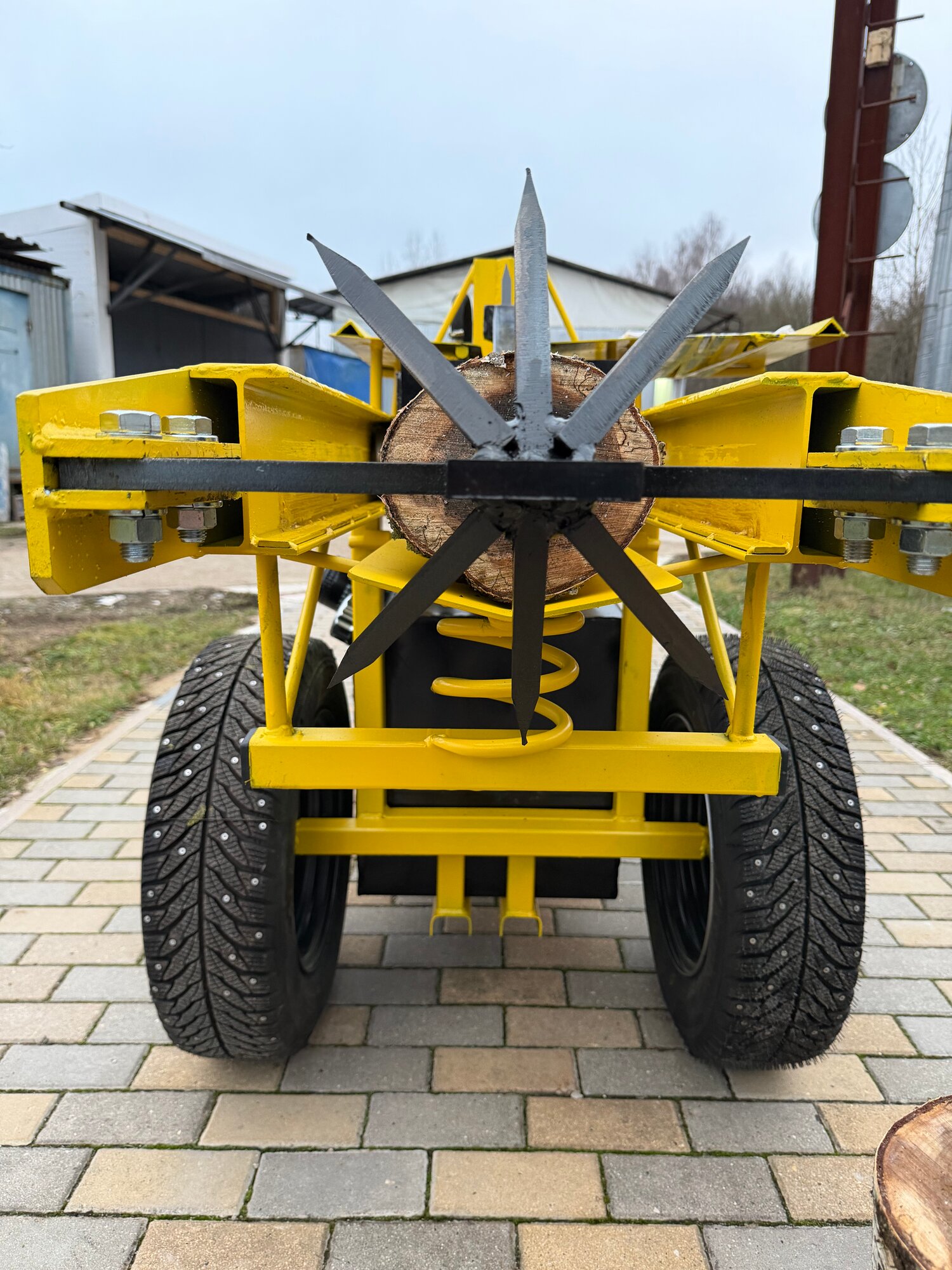 Дровокол бензиновый гидравлический Дровосек 20 лошадиных сил, усилие 12 тонн