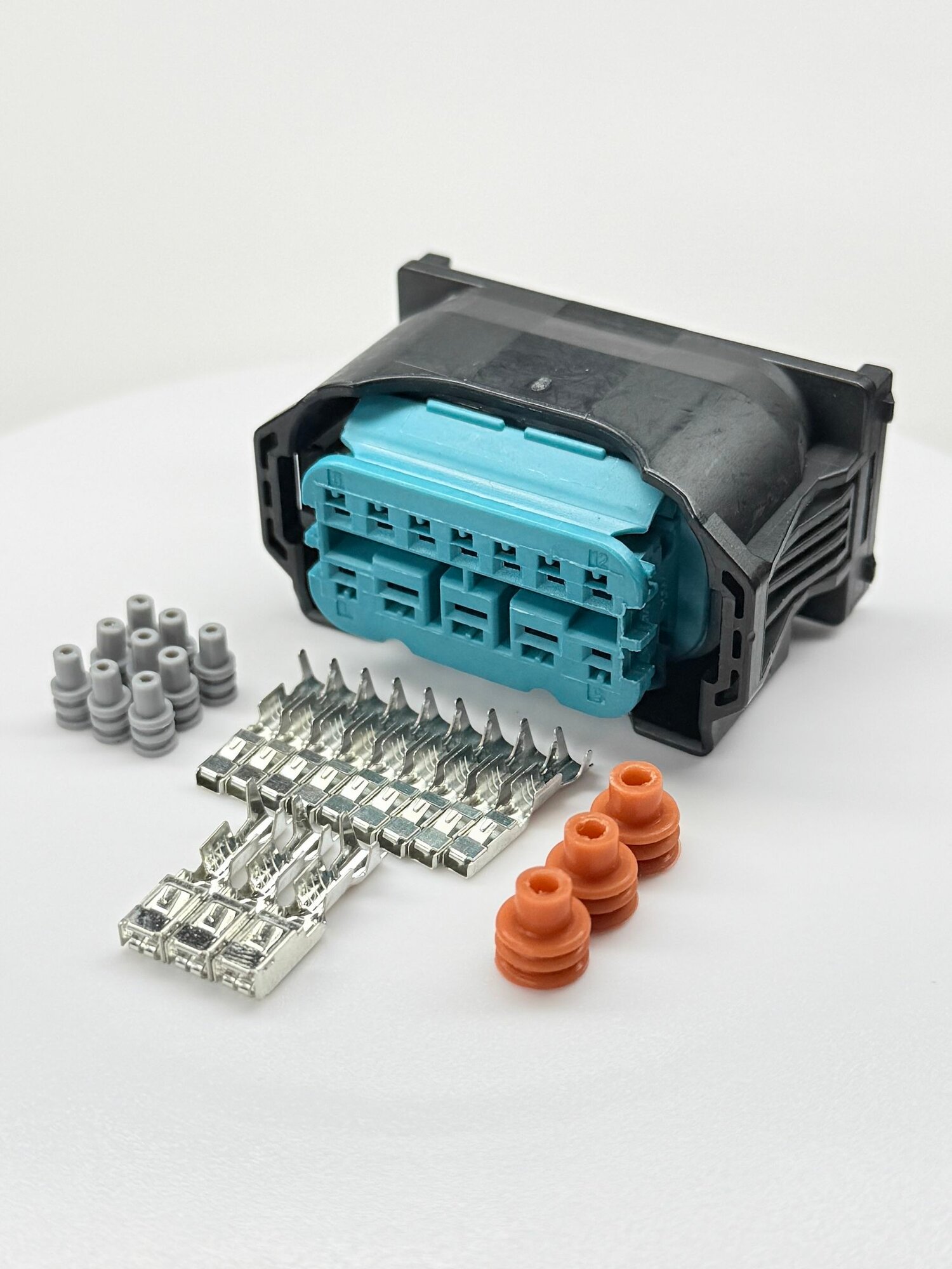 Разъем (колодка, фишка) 12 контактов (12 pin) мама 61132359991 / 1-1452335-1 блока фар, дверей BMW