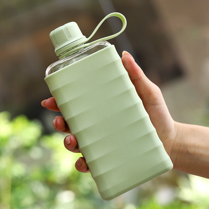 Новая бутылка Tritan Fresh Style с ручкой, плоская бутылка с силиконовым покрытием, пластиковый стакан, высококачественная портативная бутылка для воды для студентов