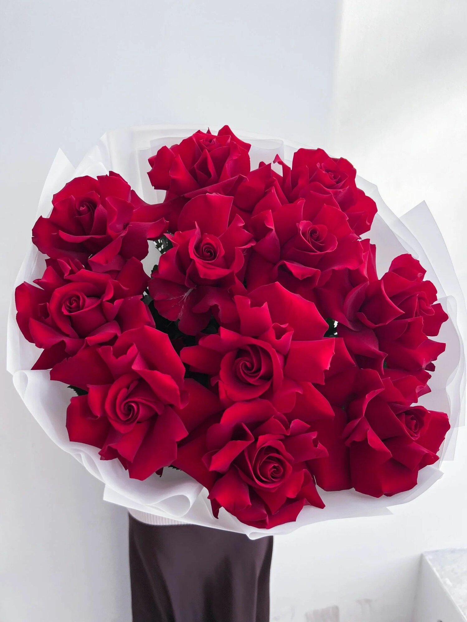 Букет из 11 бордовых французских роз