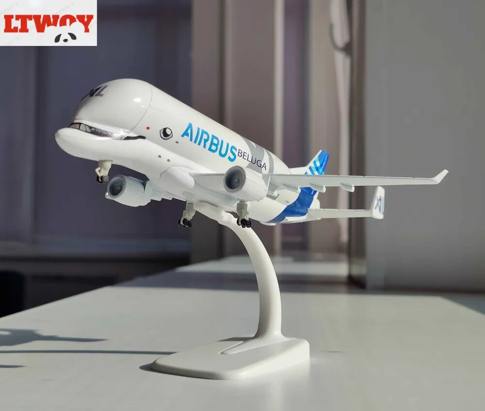 Игрушечная модель самолета БелугаLYY