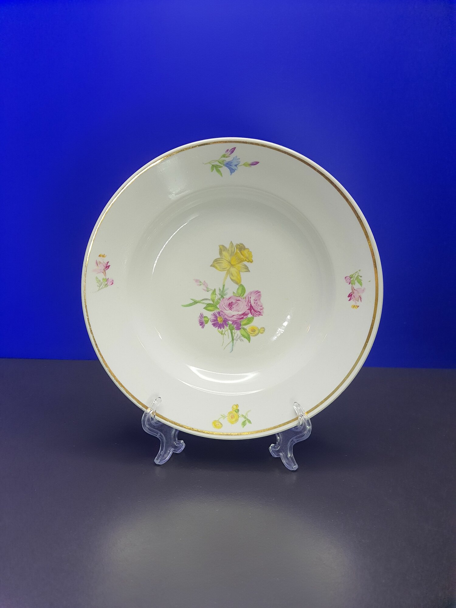 Тарелка винтажная глубокая Цветы, фарфор, 20 см, Пролетарий, СССР 1967-1975 гг.