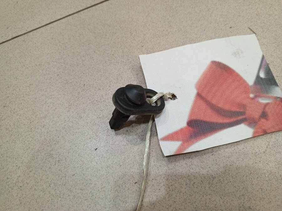 Концевик двери от Toyota Corolla E150 2006-2013