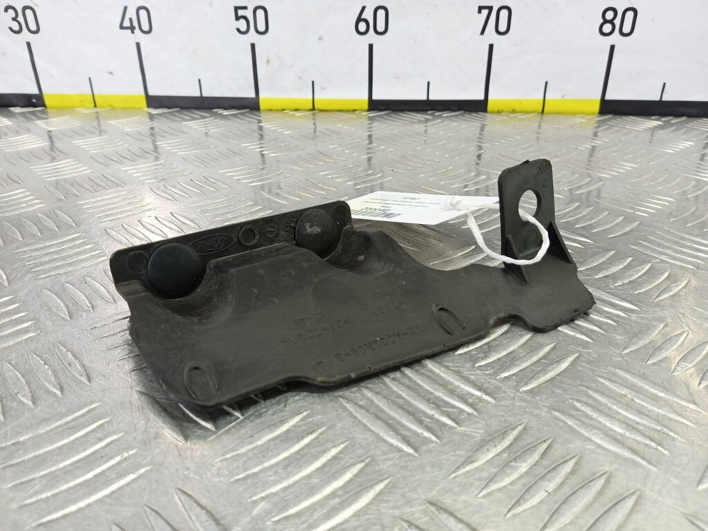 Дефлектор радиатора (Пыльник) Б/У для FORD Fusion I рестайлинг (2005—2012) 1363594