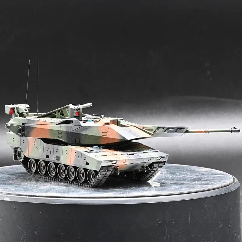 Модель танка KF51 MASSDI 1:72 смола
