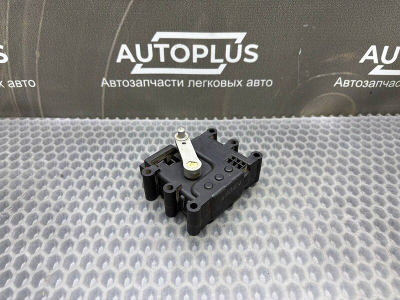 Сервопривод заслонки печки Mazda 6 2002 (L813) Б/У с пробегом