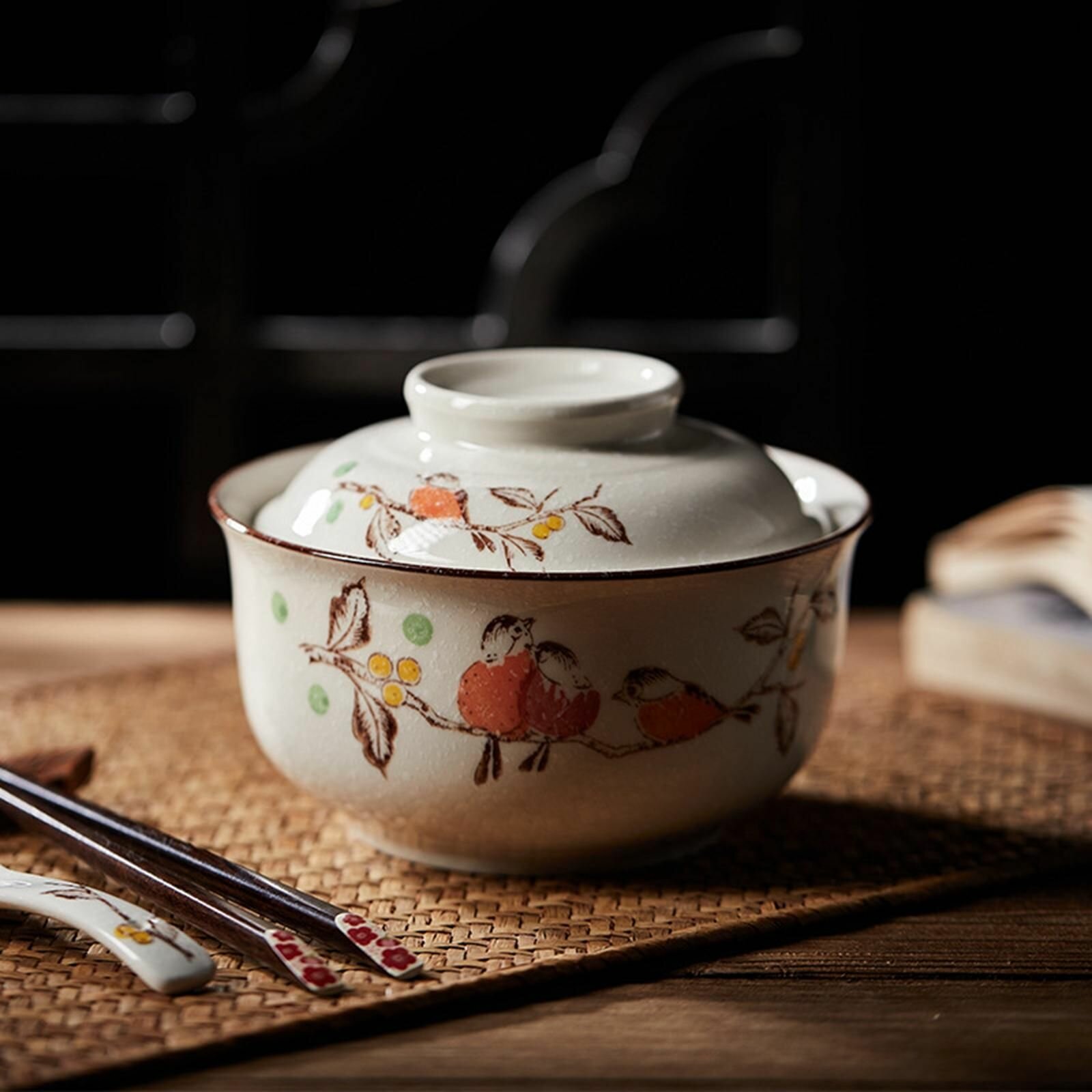 Эта миска для супа изготовлена из толстой, прочной и термостойкой керамики