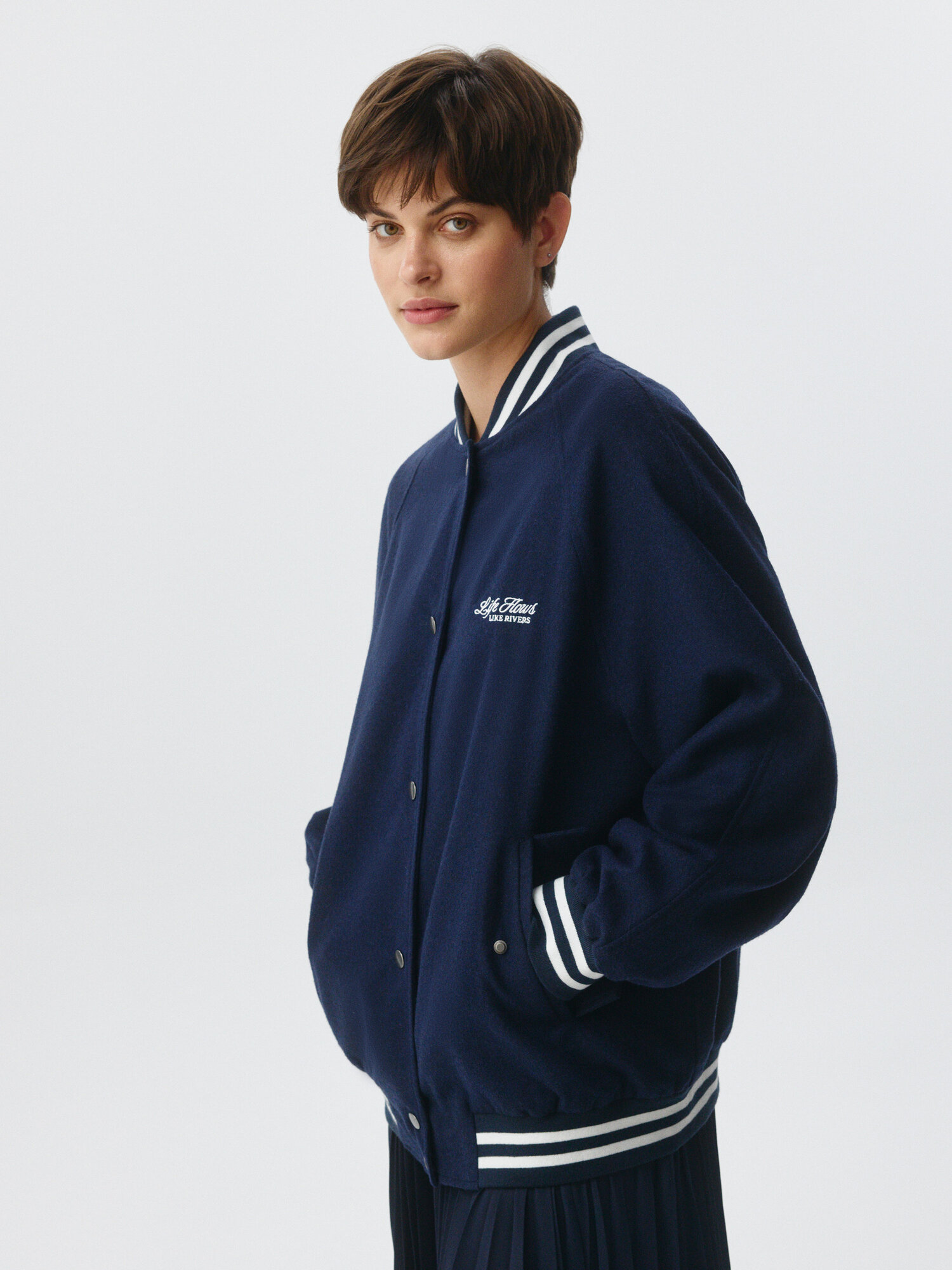 Бомбер Осень-зима 2025