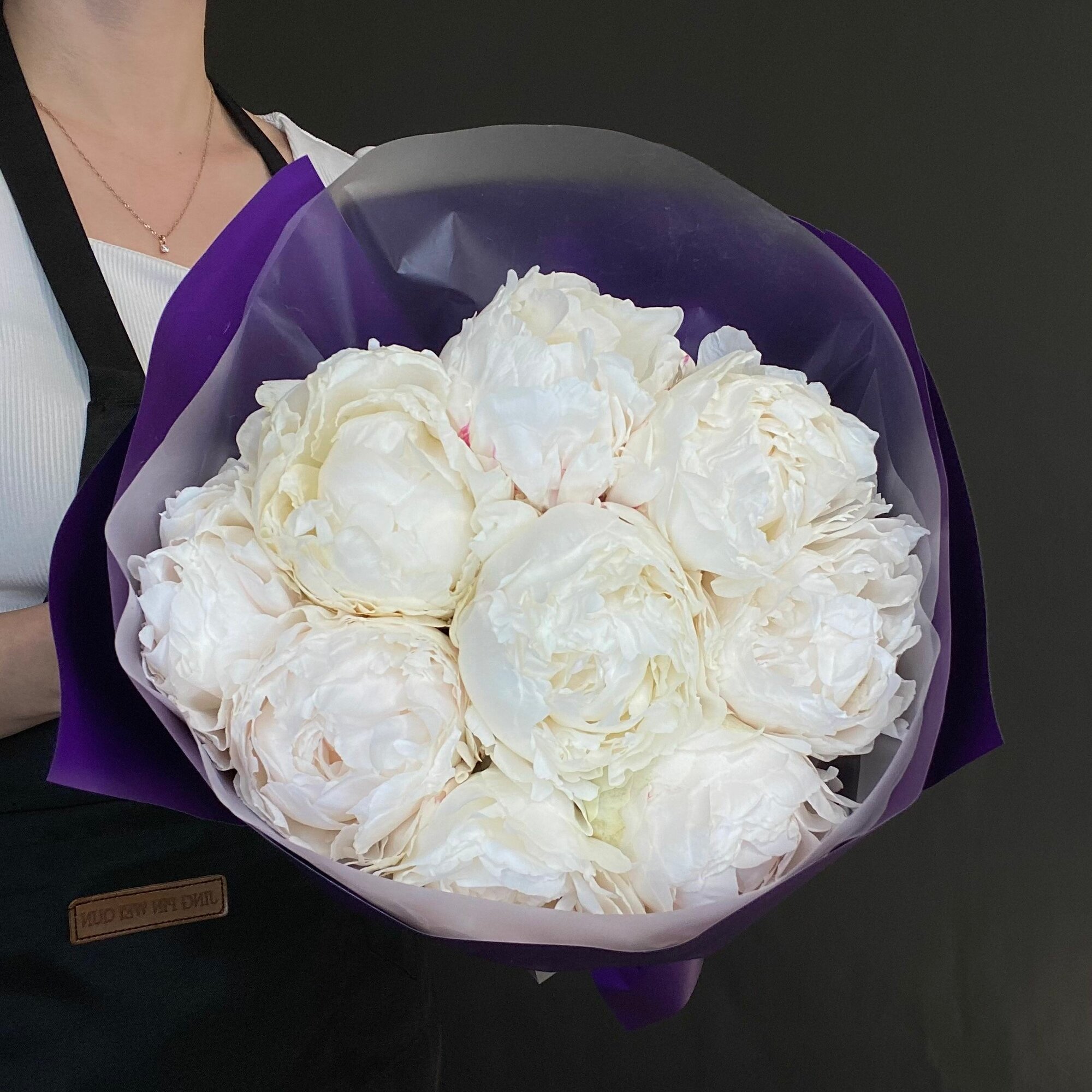 Белые пионы