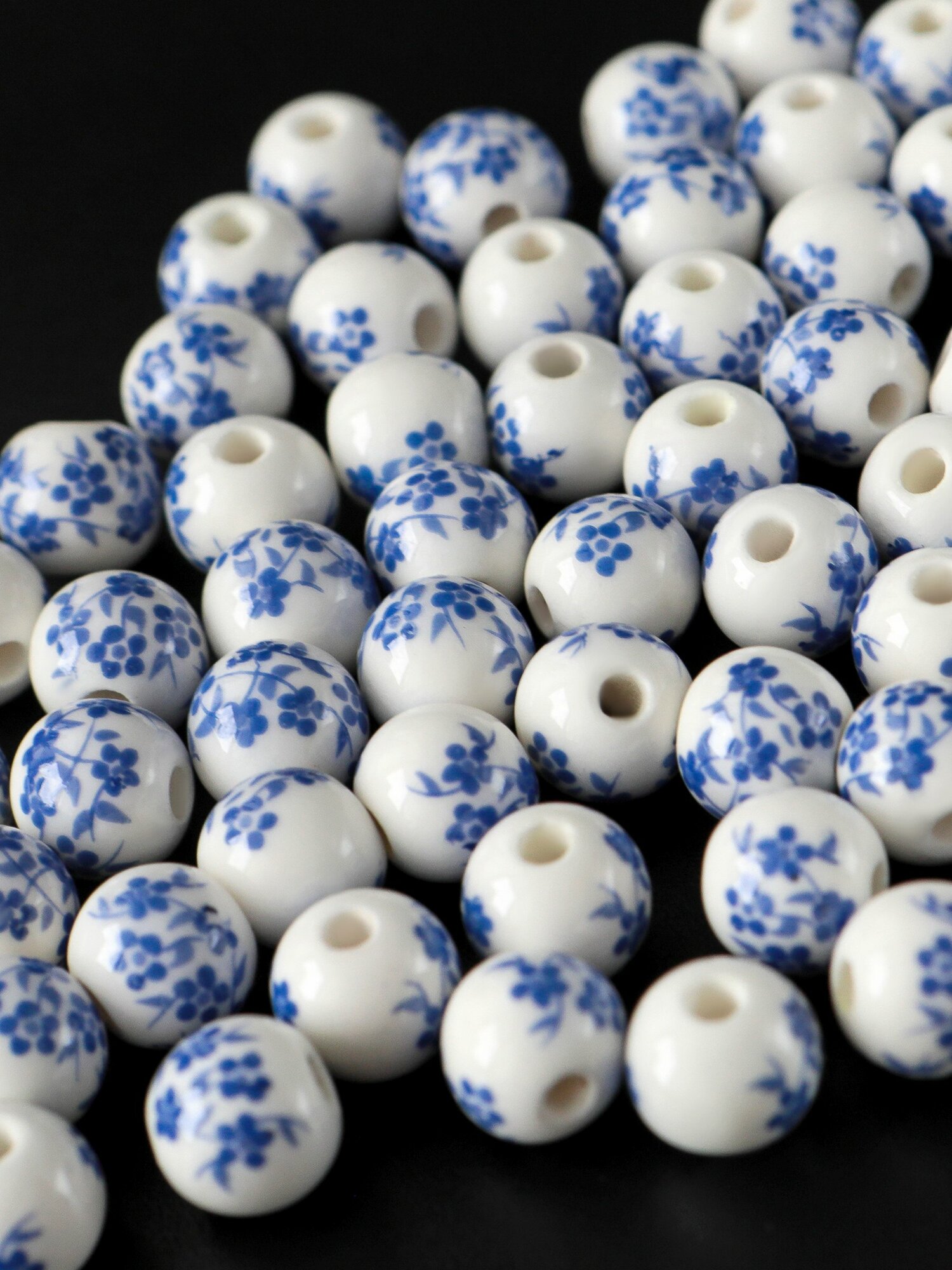 Бусины керамические 10 шт, цвет бело-синий, 10 мм