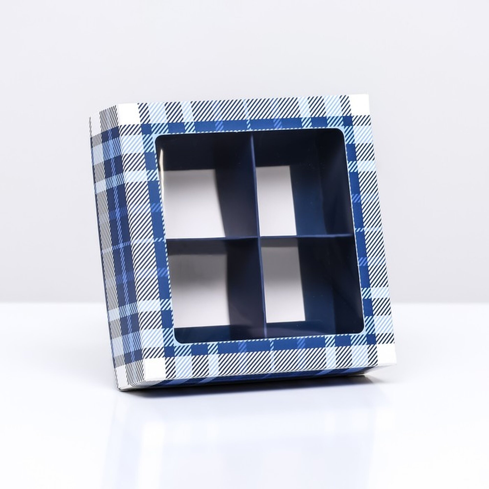 Коробка для 4 конфеты, «Мужской» 12.6×12.6×3.5 см. Кондитерская упаковка