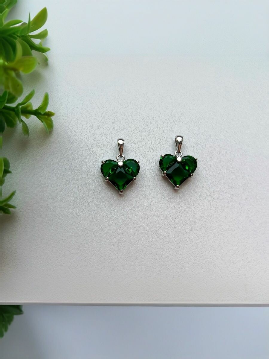 Подвеска Сердце зеленое с фианитами (2 шт.). Латунь, родий. Корейская фурнитура для бижутерии, украшений