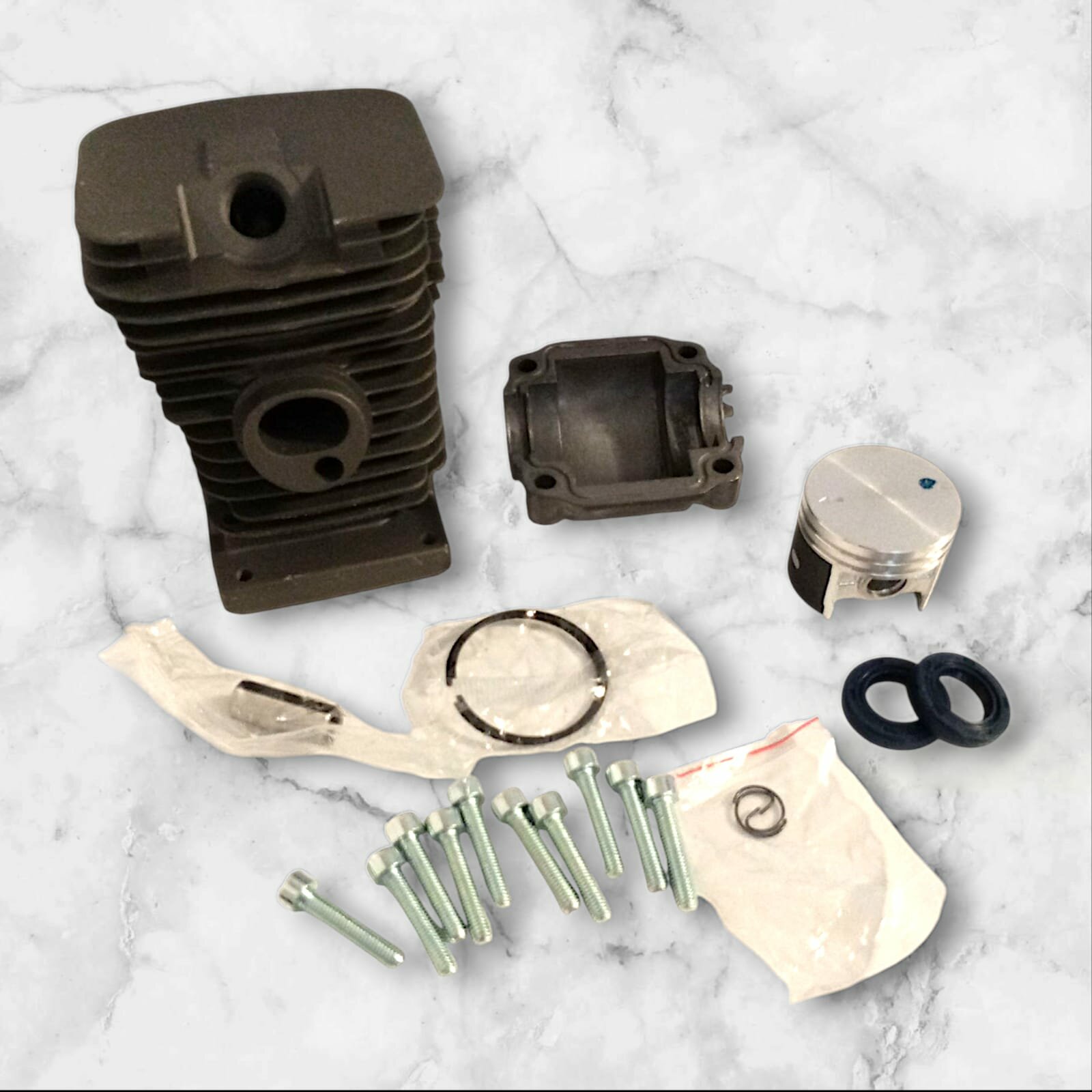 Поршневая группа в комплекте с поддоном, сальниками, болтами, поршень с графитовым напылением для бензопилы STIHL MS 180