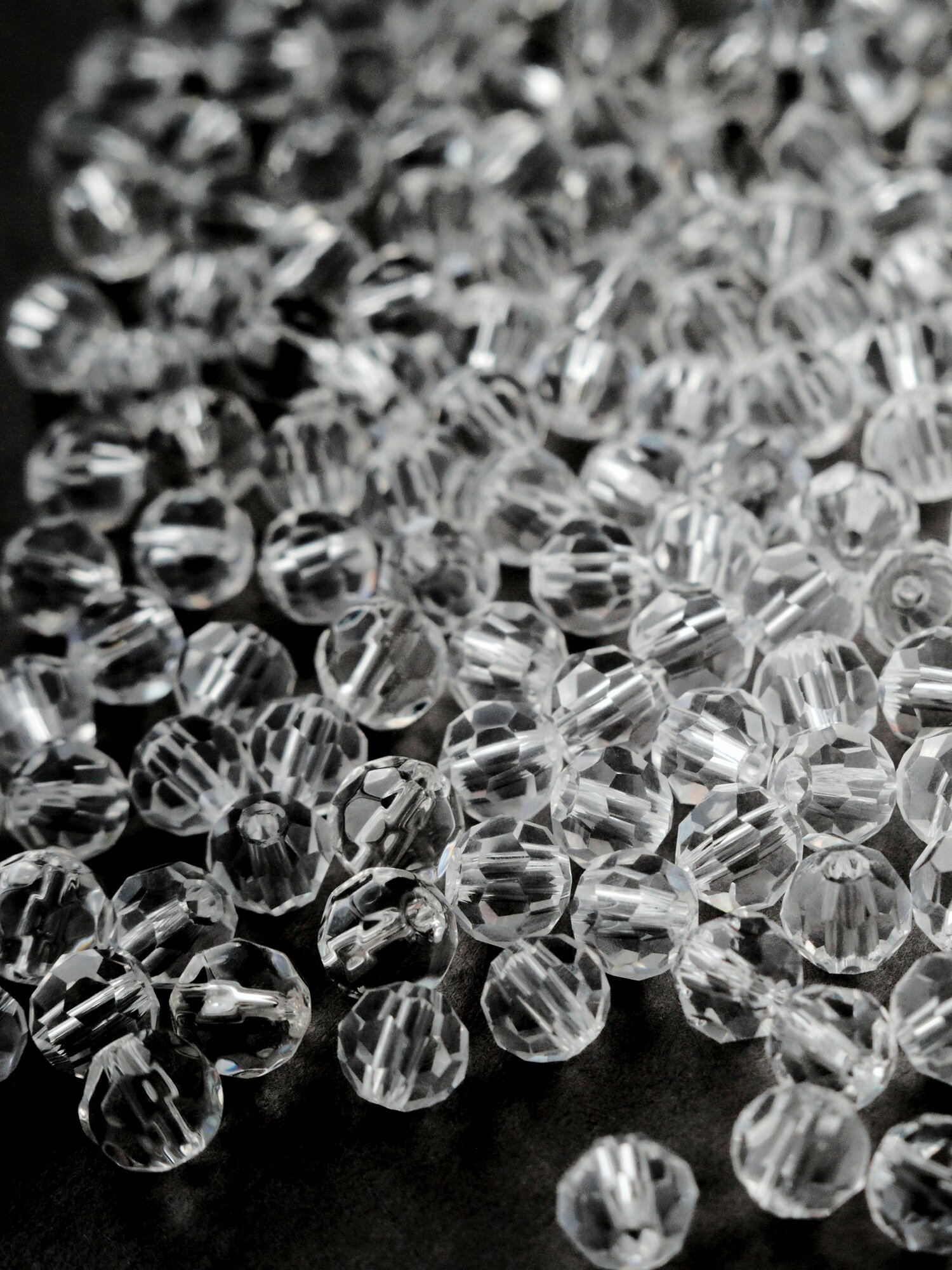 Бусины стеклянные круглые 100 шт, граненые, цвет прозрачный, 6 мм