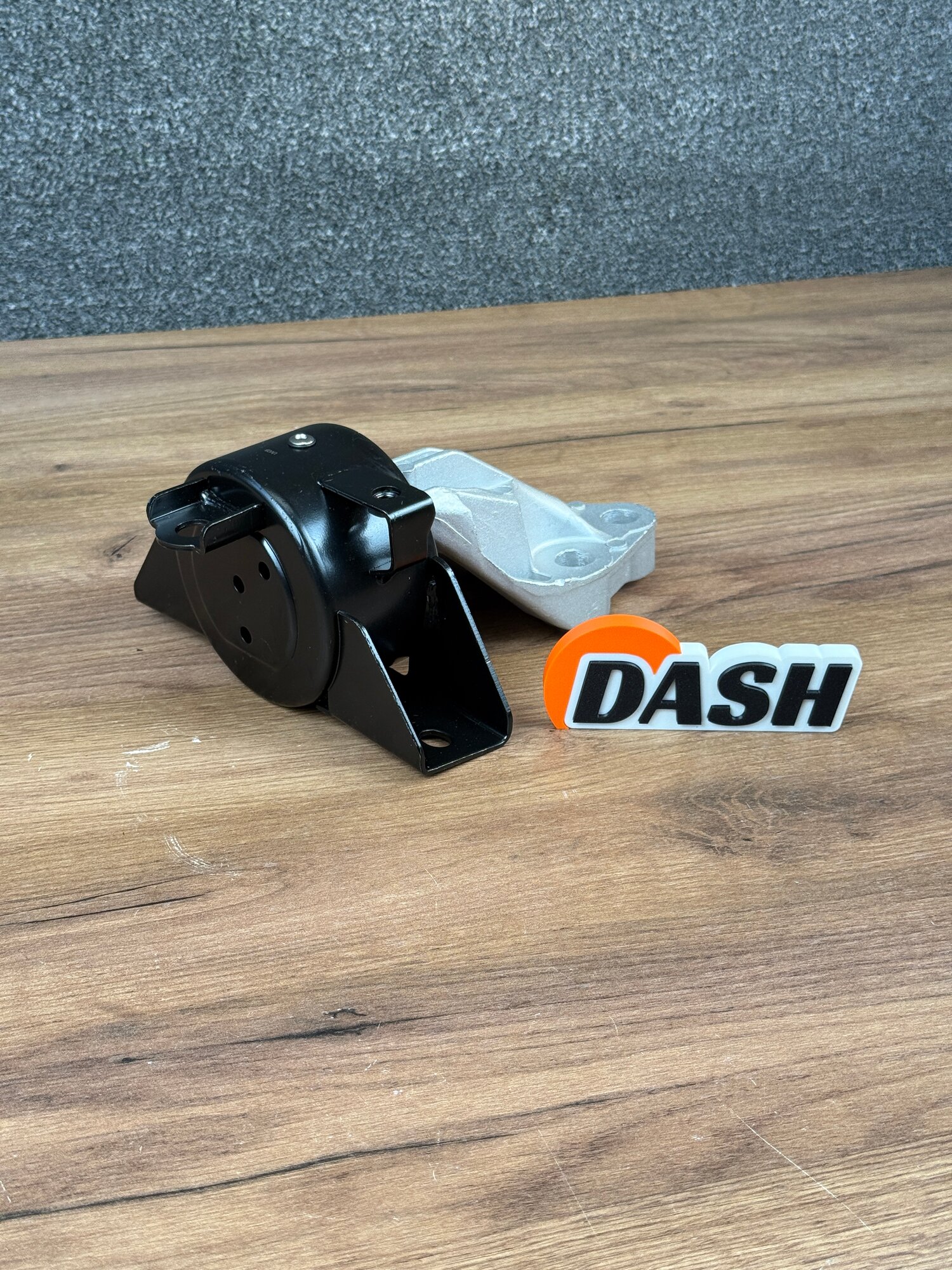 Опора двигателя левая АКПП Chevrolet Aveo T300, Cobalt ОЕМ 95190896