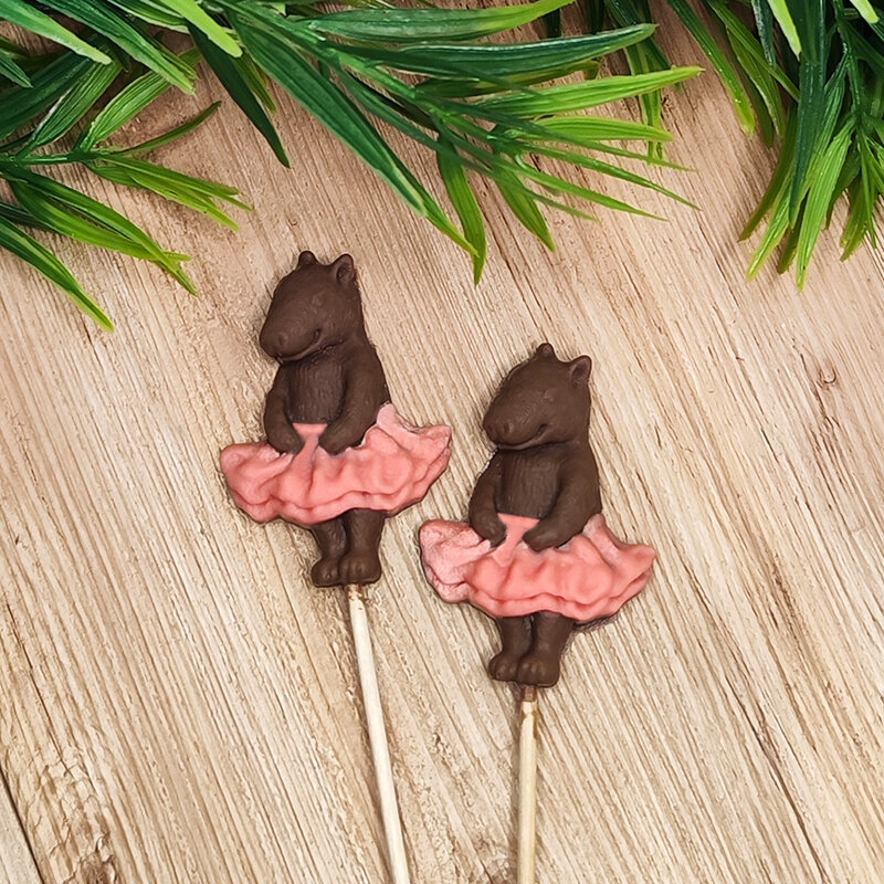 Силиконовая форма для леденцов Brilliant Mold. Молд Капибары девочки