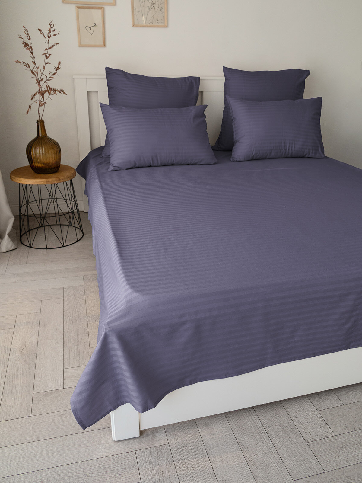 Проcтыня DeNASTIA страйп-сатин 1см, 160x240см, хлопок100%, цвет сиреневый