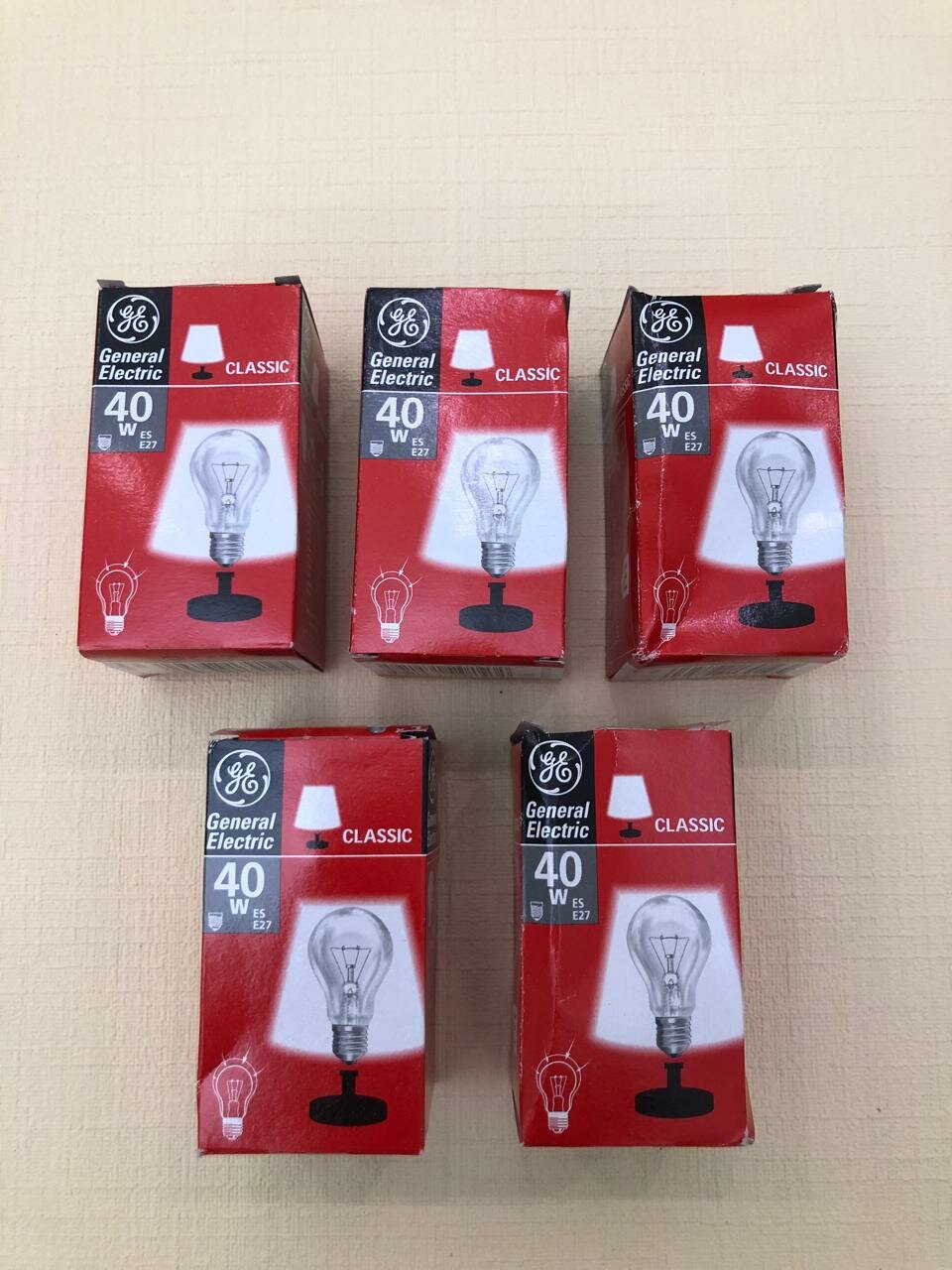 Лампа накаливания General Electric E27 40W матовая ( в комплекте 5 штук.)
