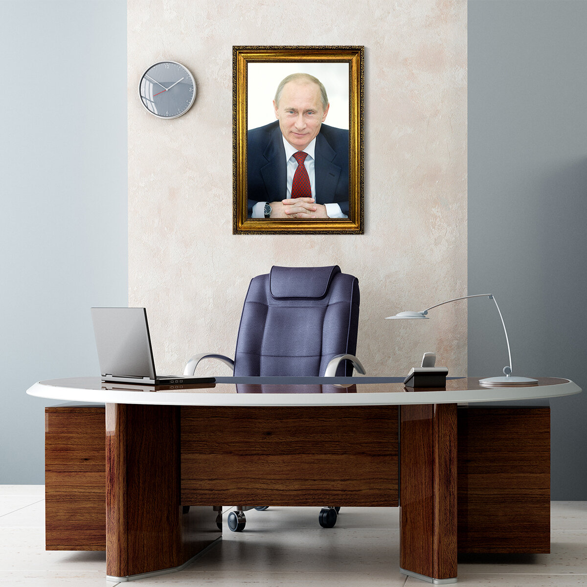 Портрет Владимира Путина на холсте в багетной рамке под золото / А-3 (30x40 см.)