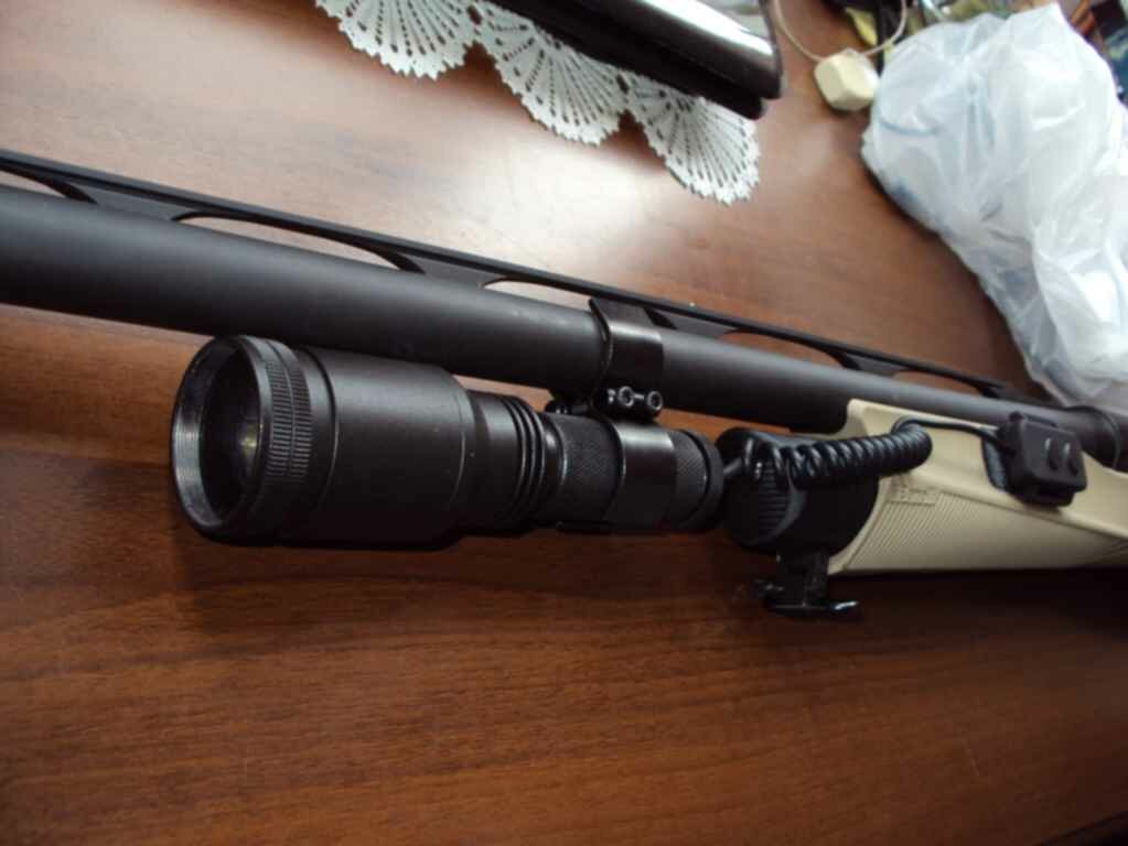 Крепление для подствольных фонарей и лазерных целеуказателей на гладкоствольные ружья (17*25.4)