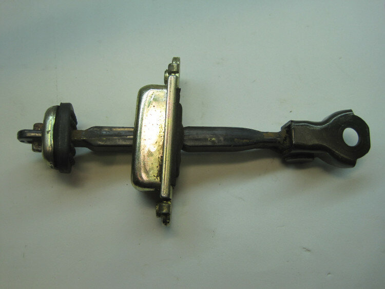 Ограничитель дверей задних 96548128 J2RL и J2RR Шевроле Лачетти - для Всех моделей кузовов