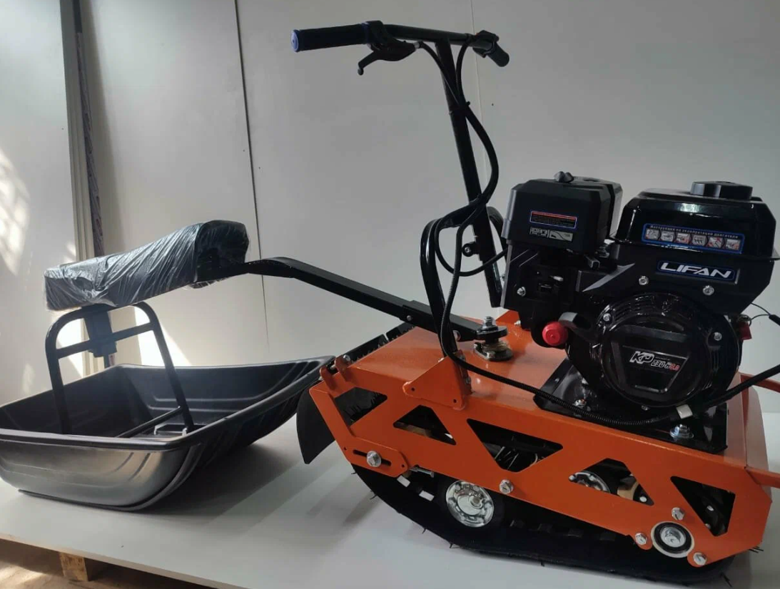 Мотобуксировщик "Белка Плюс", двигатель Lifan KP230, 8 л. с, цельная гусеница, 46839 в упаковке